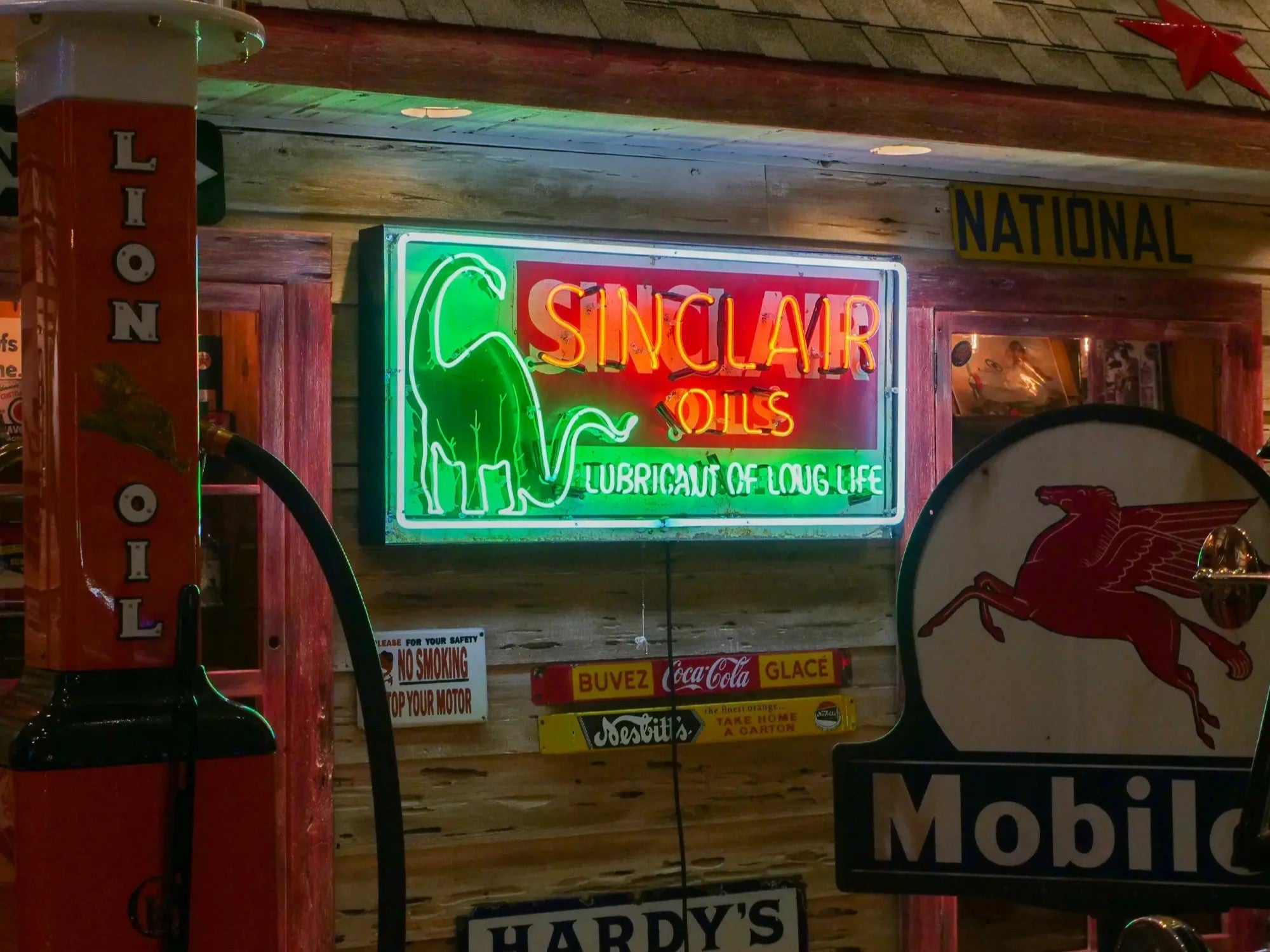 The Rise of Sinclair Dino Signs: Why Collectors Still Chase the Green – PORCELAIN ADVERTISING