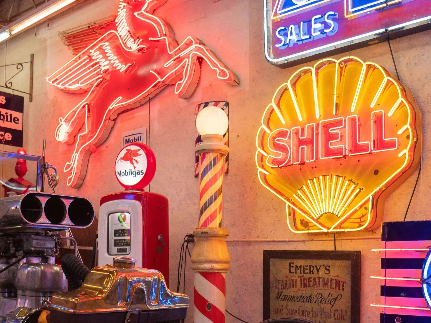 Classic Shell Neon Sign History | The Iconic Glowing Scallop Explained ...
